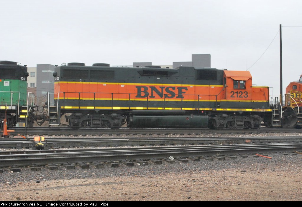 BNSF 2123